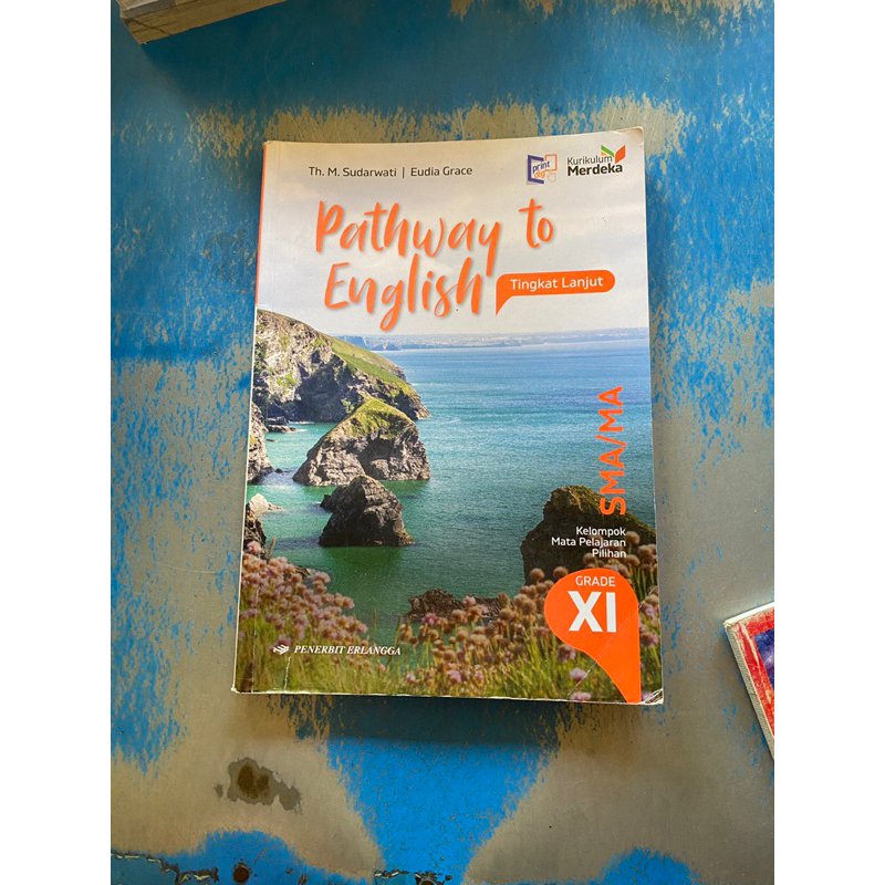Jual Buku Paket Pathway to English Kelas XI Erlangga Kurikulum Merdeka | Shopee Indonesia