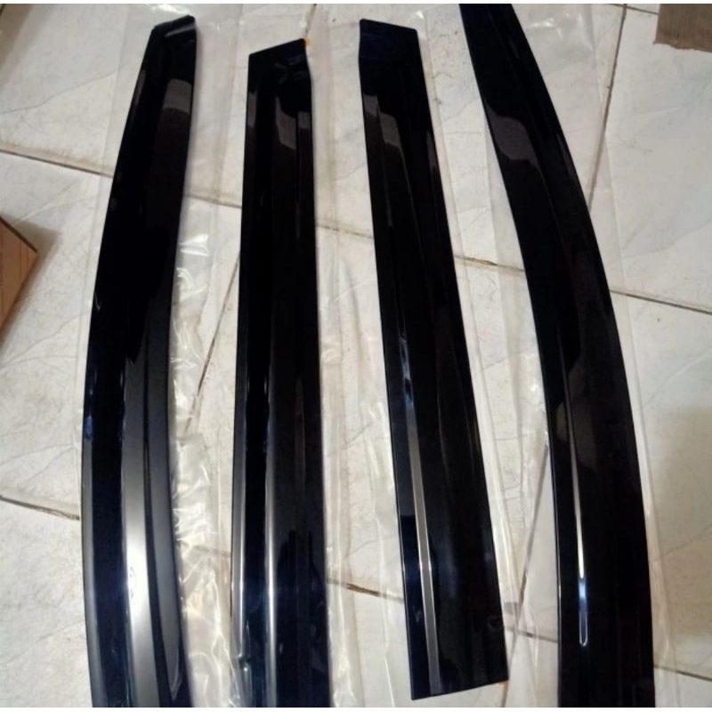 Jual Side Visor Talang Air Innova Reborn Original Toyota | Shopee Indonesia