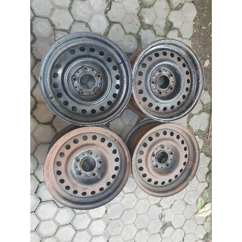 Jual Velg kaleng ori BMW ring 15. Pcd 5x120. et 20 | Shopee Indonesia