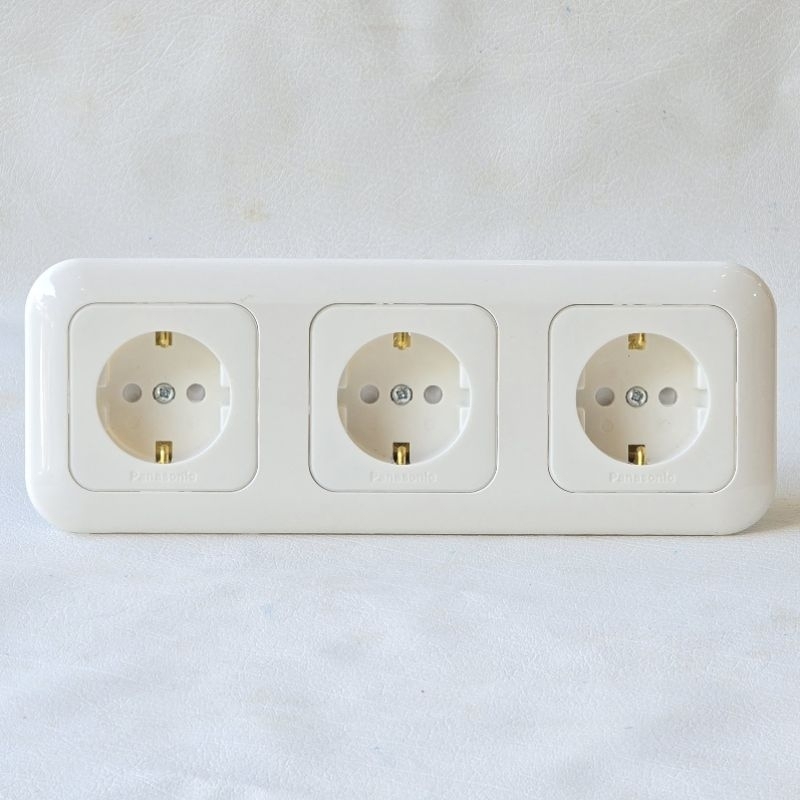 Jual PANASONIC STOP KONTAK TRIPLE / TIGA CP 3 GANG 6 DEVICE WEJP7823 ...