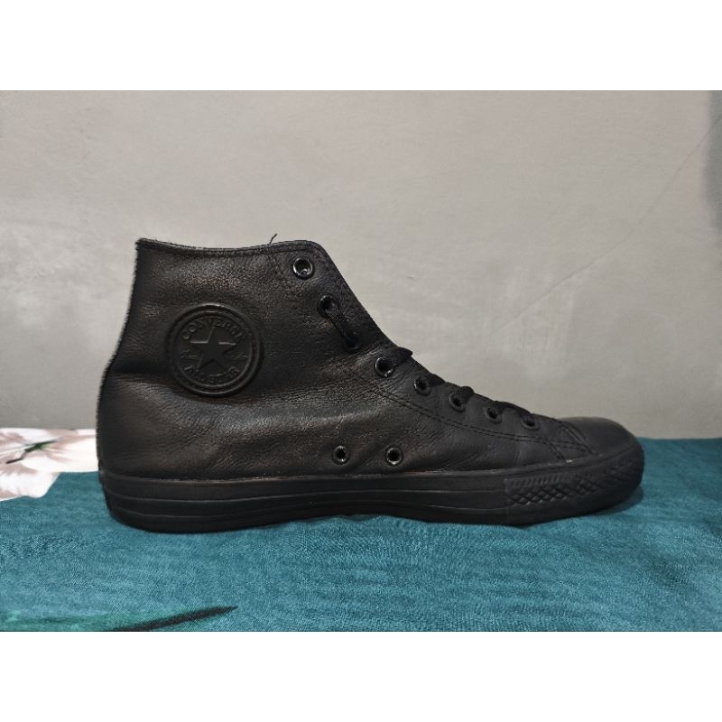 Jual Sepatu Converse Leather Full Black Kulit size 44 | Shopee Indonesia