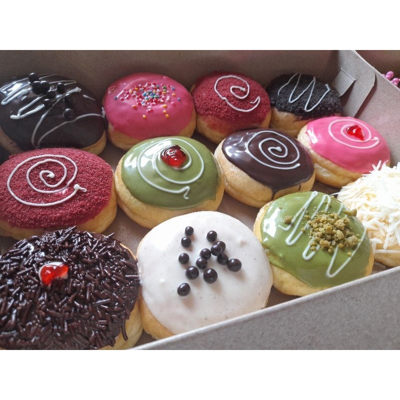 Jual Donat mini campur isi 12(bisa request toping) | Shopee Indonesia