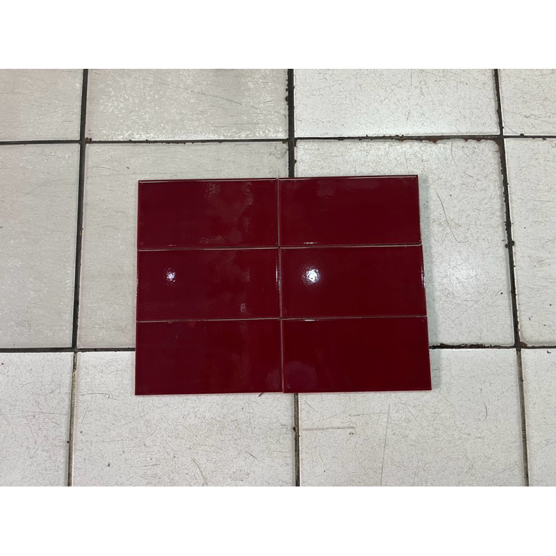 Jual Keramik dinding 10x20 merah maroon dan biru Glossy / Kilap ...
