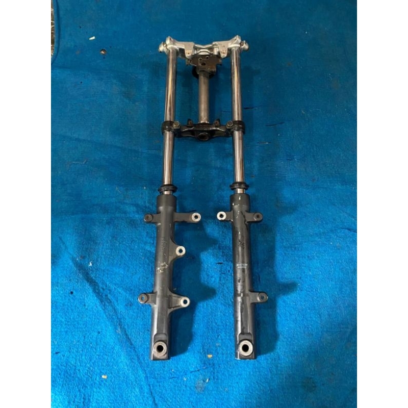 Jual Shock shockbreaker depan set segitiga atas bawah honda sonic 150 r led original | Shopee ...