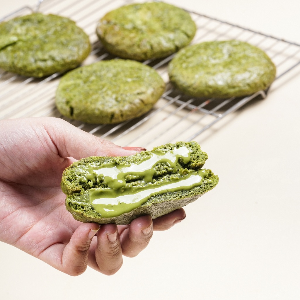 Jual Pipiltin Cocoa Baked Chocolate - Matcha White Chocolate Cookie ...