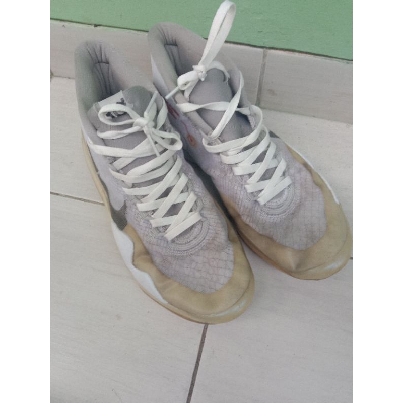 Jual sepatu basket second | Shopee Indonesia