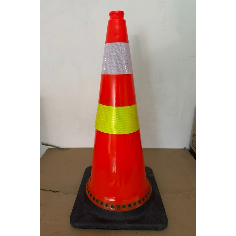 Jual Traffic Cone 75 cm Base Hitam / Kerucut Lalu Lintas | Shopee Indonesia