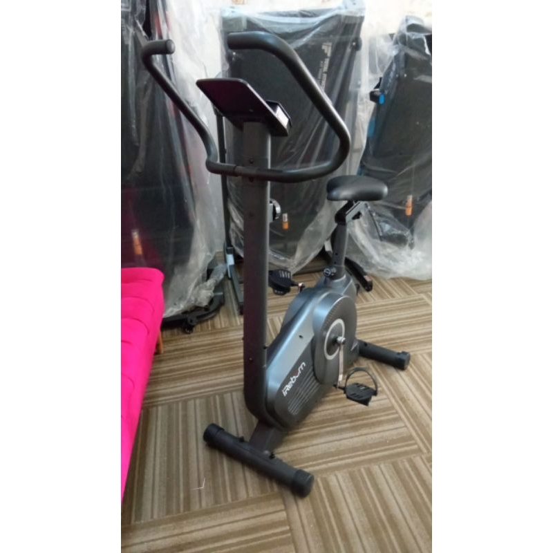 Jual Bekas Display Sepeda Statis Ireborn Magnetic bike carlo | Shopee ...