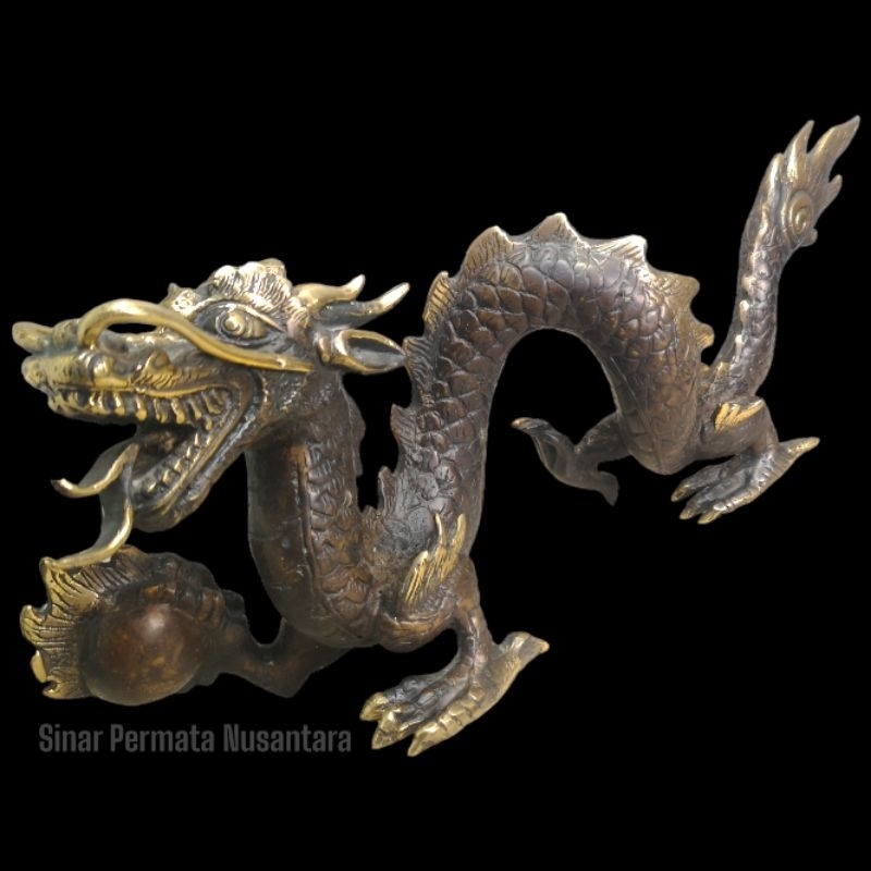 Jual Patung naga bola api kuningan - hitam || fengshui panjang 32cm ...