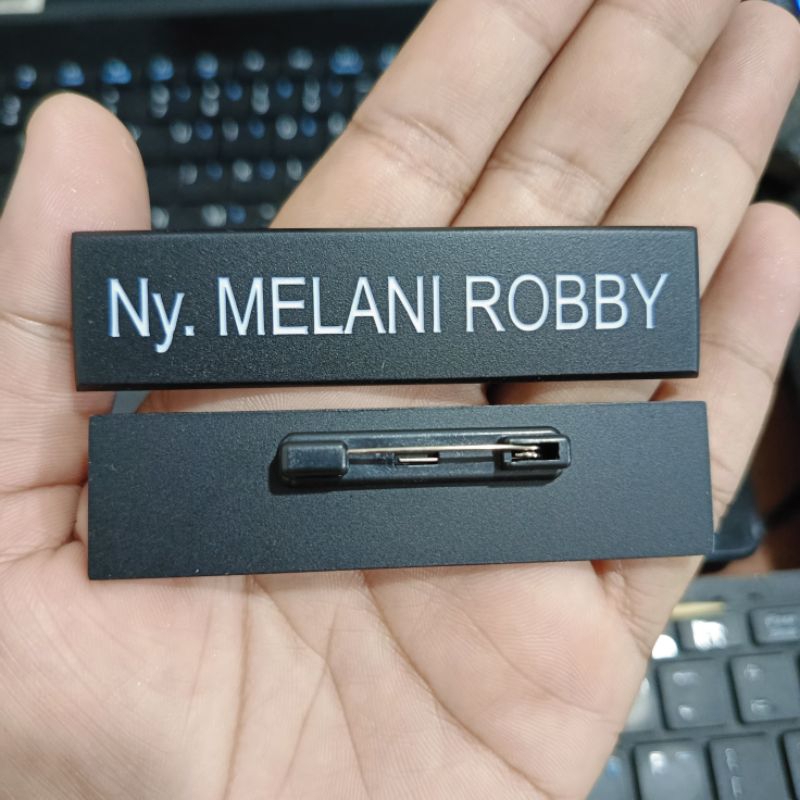 Jual Name Tag PERSIT ASN KANTOR Full Hitam Doff Papan Nama Grafir ...