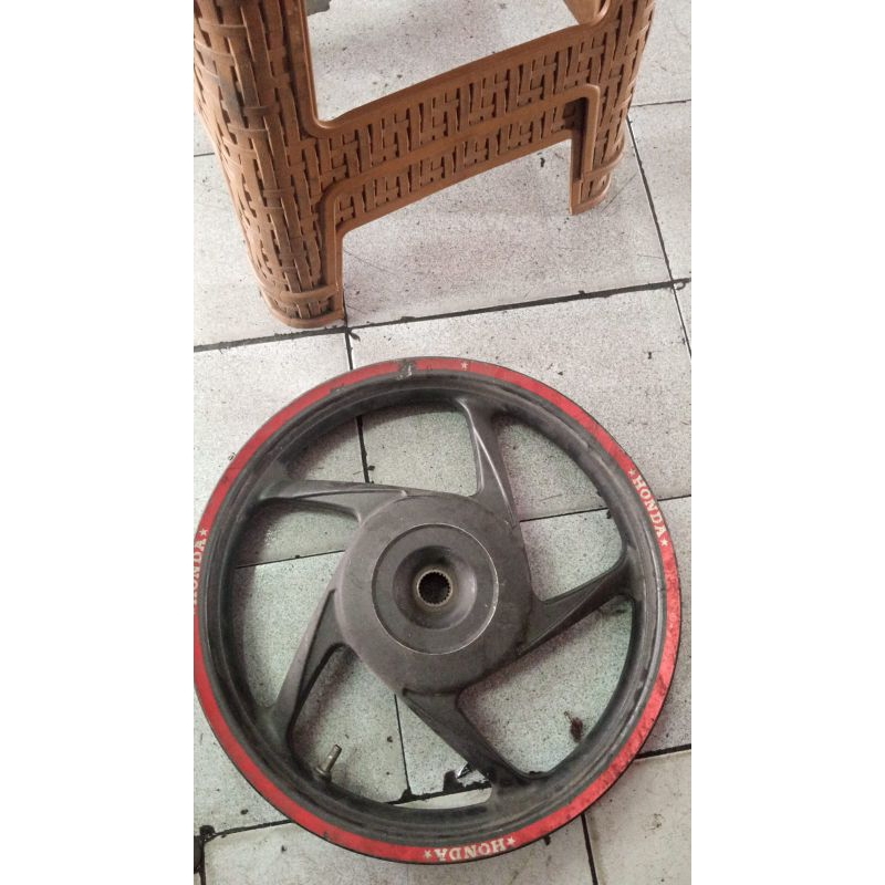 Jual Velg Vario 125 old original belakang | Shopee Indonesia