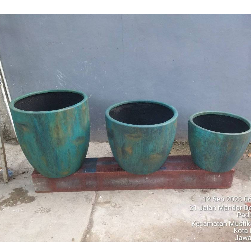 Jual Pot Bunga Bulat Custom Bahan Fiberglass Sesuai Permintaan Elegan ...