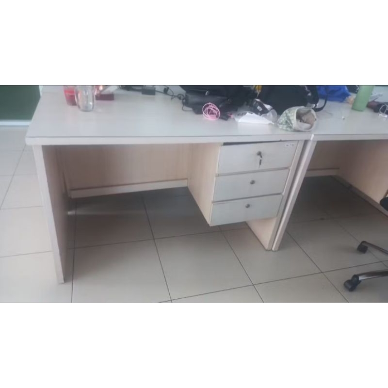 Jual Meja Kantor HPL Bahan Multiplek/trinityjayafurniture | Shopee ...