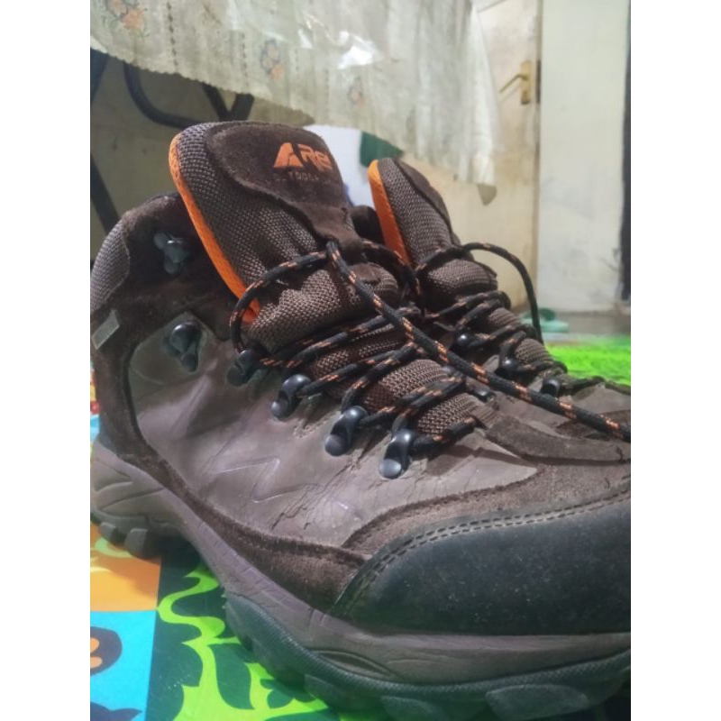 Jual sepatu gunung a rei outdoor hiking | Shopee Indonesia