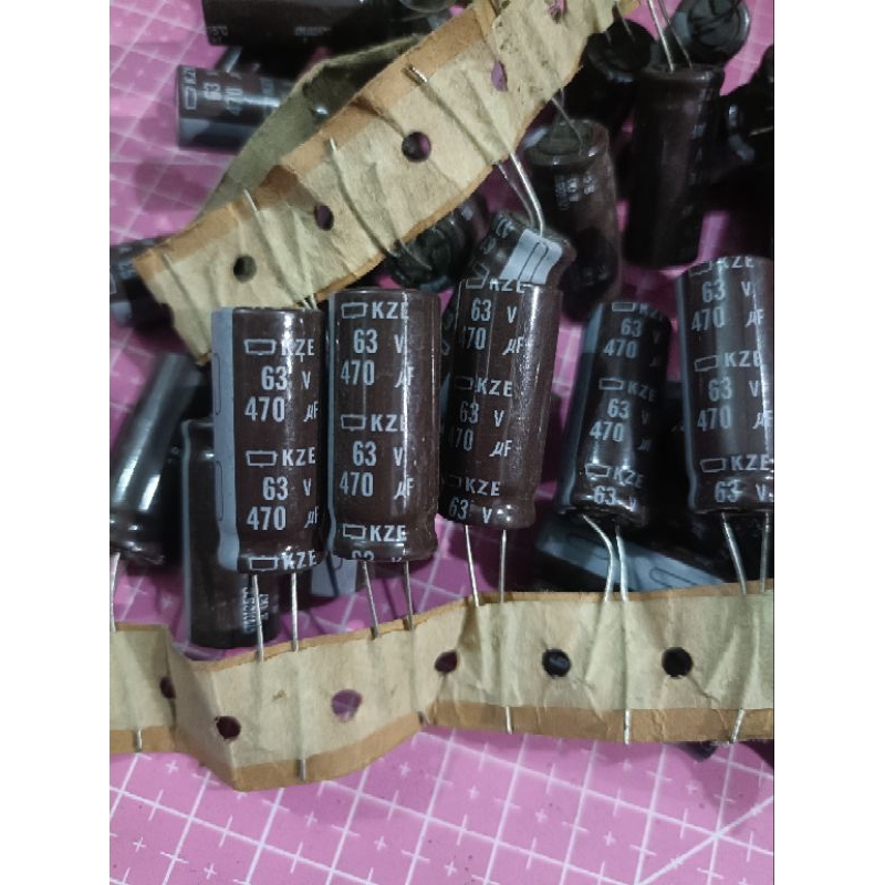 Jual KAPASITOR ELCO 63V 470UF BODY KECIL | Shopee Indonesia