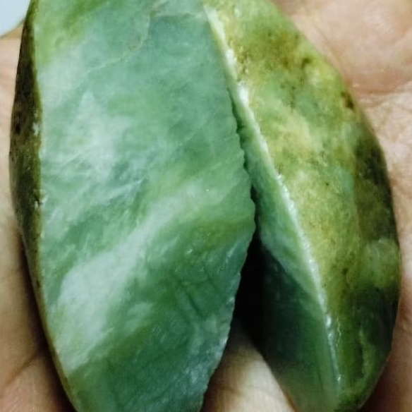 Jual Bahan batu akik giok hijau 81 gram original | Shopee Indonesia