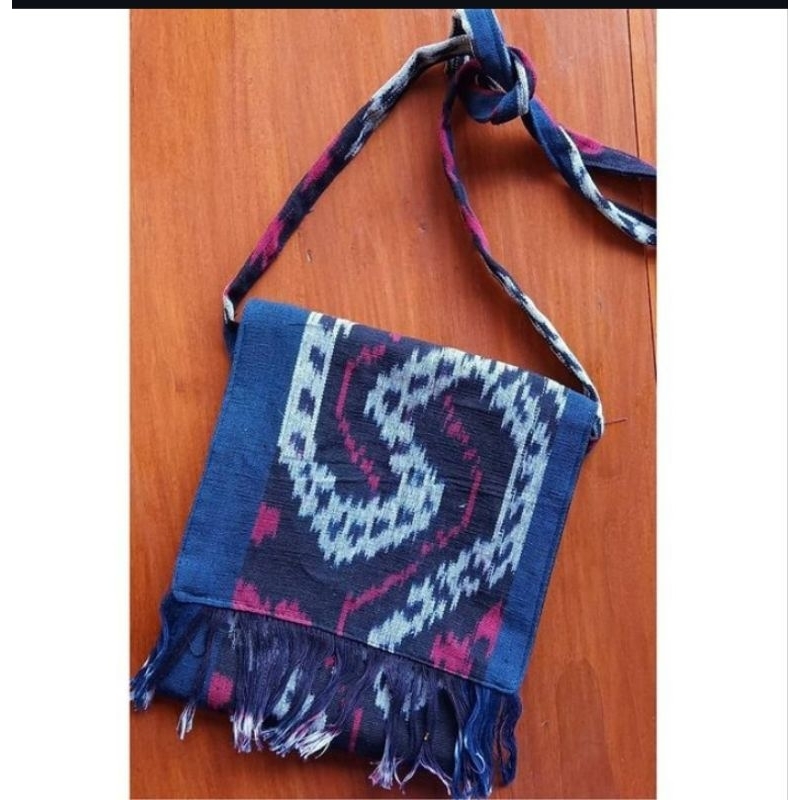 Jual Tas Tenun Lombok Tas Etnik Tas Tali dengan Penutup Motif Toraja ...