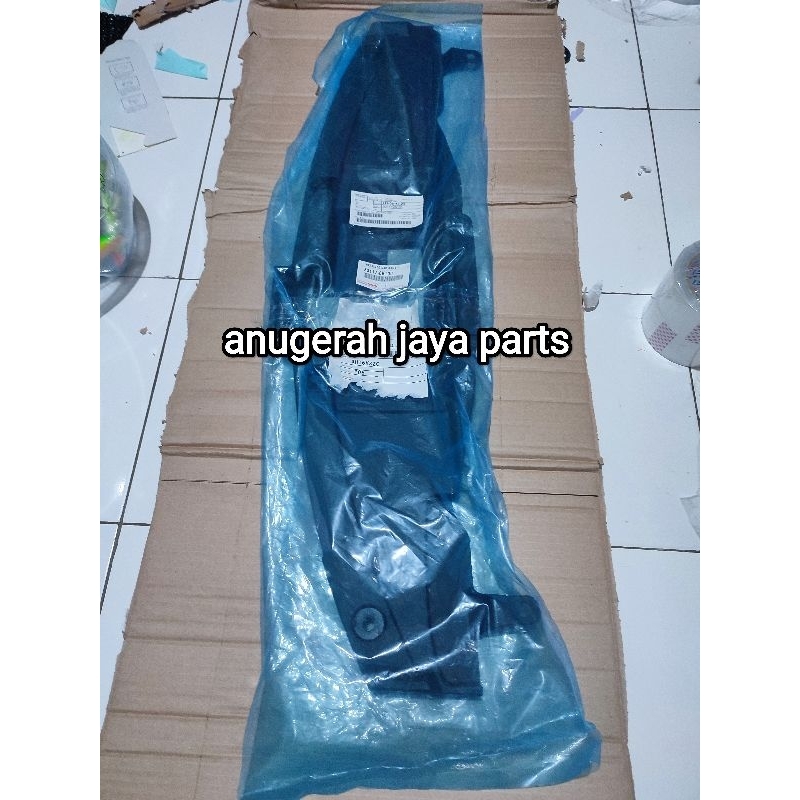 Jual AFRONT / Cover Atas Radiator Fortuner Vrz 2016-2020 Original ...