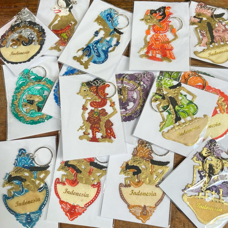 Jual Souvenir Gantungan Kunci Wayang Kulit Oleh-oleh Khas Indonesia | Shopee Indonesia