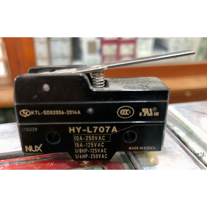 Jual Hanyoung Nux Limit Switch Short Flat Lever Plunger HY-L707A | Shopee Indonesia