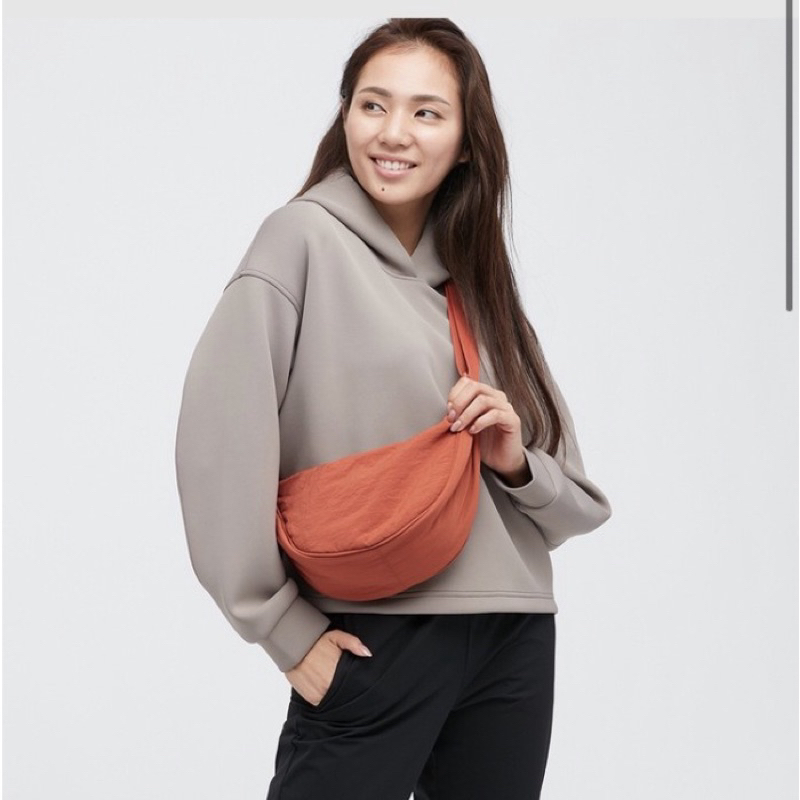 Jual Tas Bahu Mini Bulat Merah Uniqlo’Ori (NEW) | Shopee Indonesia