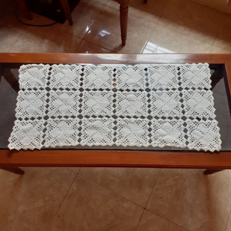 Jual Taplak Meja Rajut 79x37 cm Benang Katun Kecil Segi Empat Putih ...