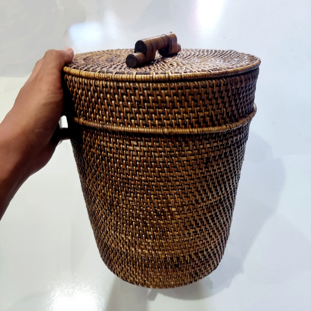 Jual Keranjang Rotan Tempat Sampah Tutup Trash Dust Bin Rattan Wadah Serbaguna ARS01 | Shopee ...