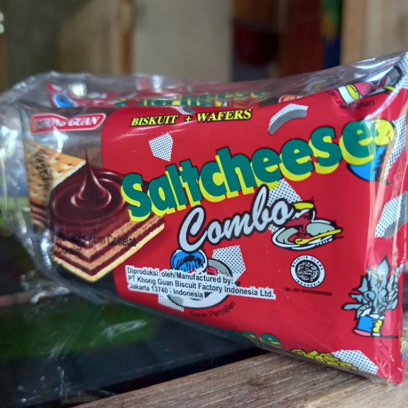 Jual Khong guan biskuit + wafers saltcheese combo kemasan renceng ...