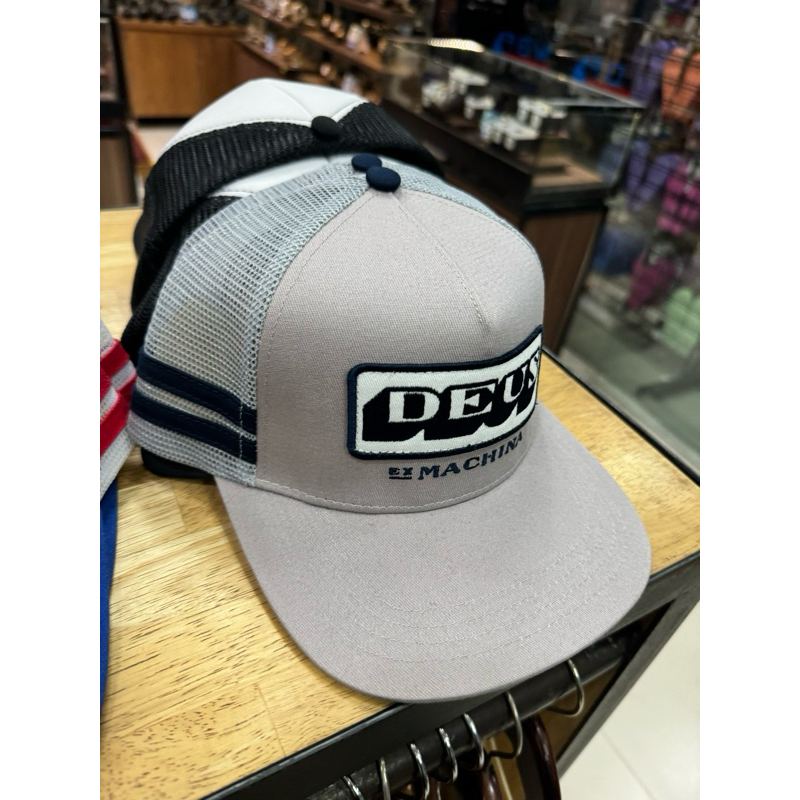 Jual TOPI PRIA DEUS EX MACHINA ORIGINAL | Shopee Indonesia