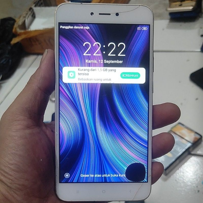 Jual redmi note 5a retak Minus baca deskripsi !!! | Shopee Indonesia