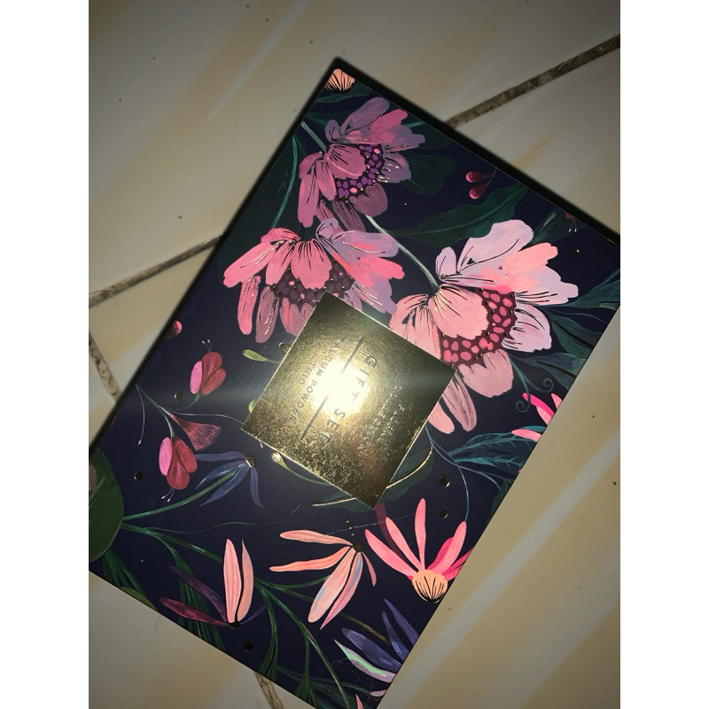 Jual M&S Marks & Spencer Gift Set - Floral Collection Talcum Powder ...