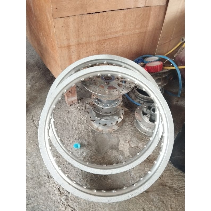 Jual velg TK Japan 17 UK 185-185 second harga per pcs | Shopee Indonesia