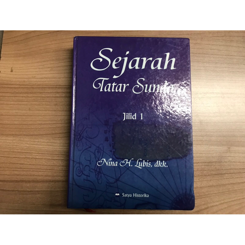 Jual Sejarah Tatar Sunda Jilid 1 dan 2 - Nina H. Lubis, dkk. | Shopee ...
