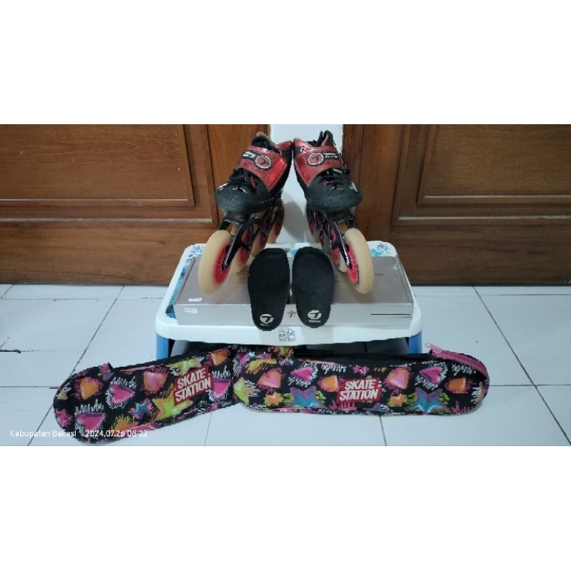 Jual (Preloved) Sepatu Roda Speed merk Takino size 34 roda 100 mm ...