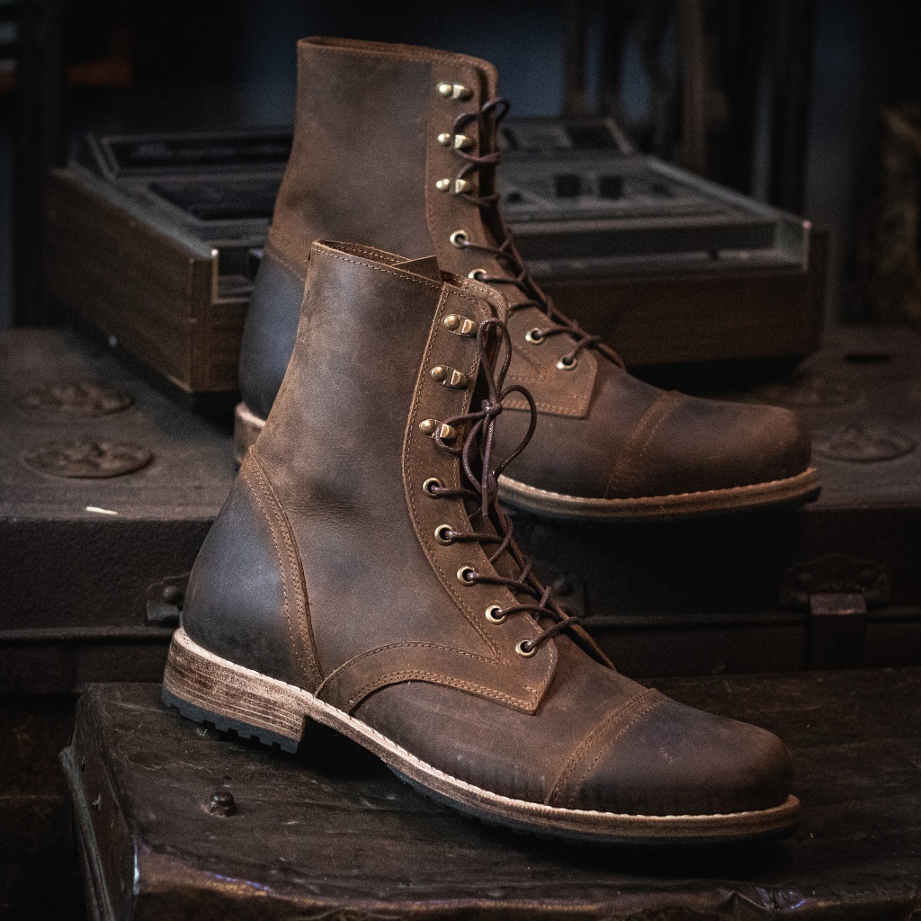 Jual Sepatu Kulit Asli - Kapitan Boots Dark Brown by Akar NFYR | Shopee ...