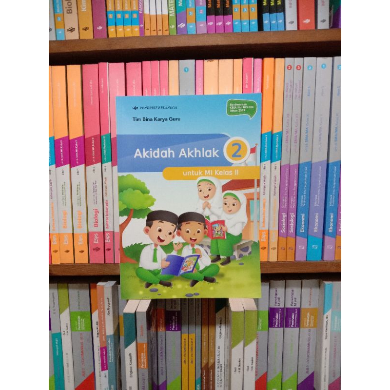 Jual Buku Akidah Akhlak Untuk MI Kelas 2 Edisi KMA No. 183-184 Tahun 2019. Erlangga | Shopee ...