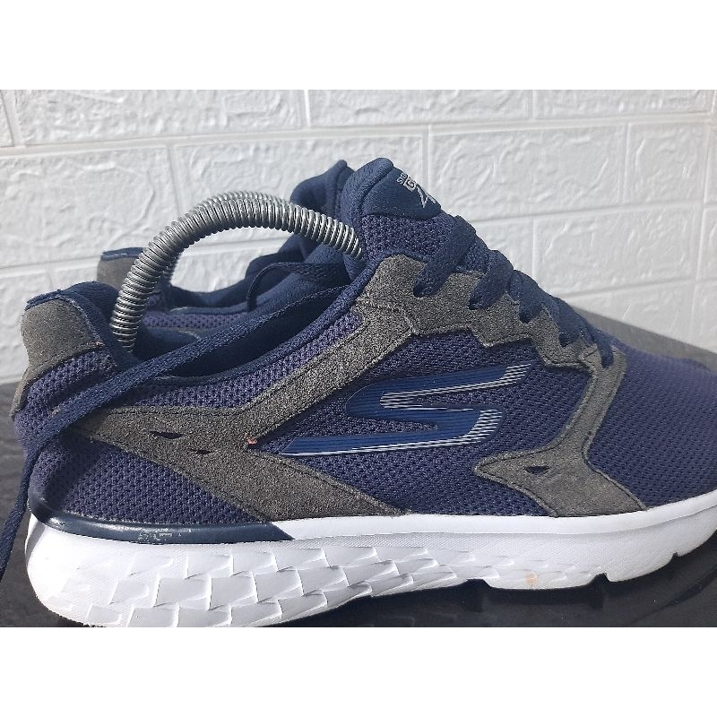 Jual Sepatu Sk*chers seken ori size 42.5 (27cm) | Shopee Indonesia