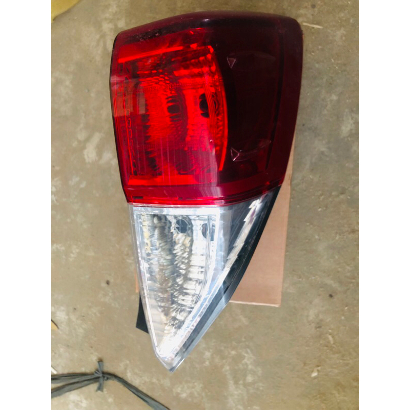 Jual Lampu Belakang Stop Lamp inova innova reborn Harga Satuan | Shopee ...