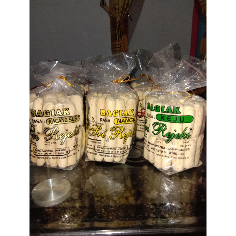Jual Kue Bagiak Sri Rejeki 300 gram Oleh-oleh Khas Banyuwangi | Shopee ...