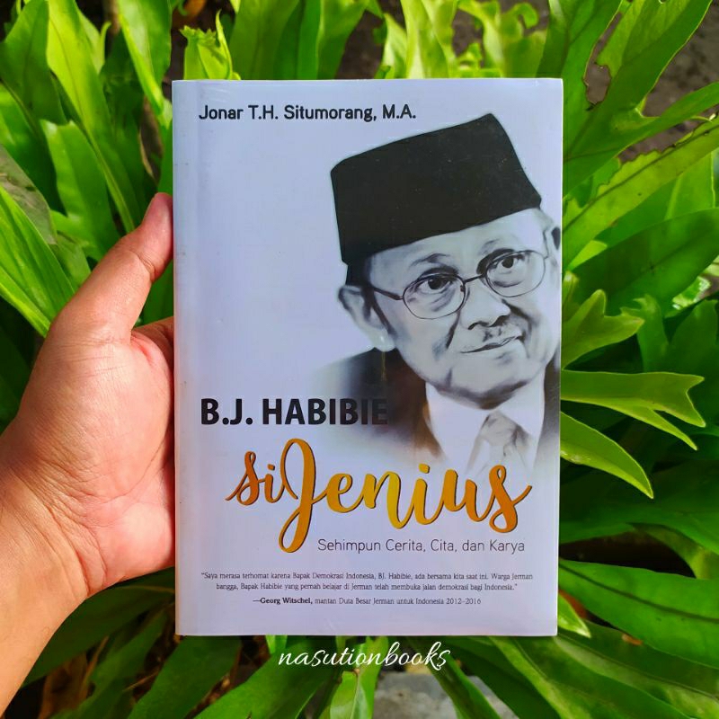 Jual Buku BJ Habibie Si Jenius Jonar TH Situmorang Divapress | Shopee ...