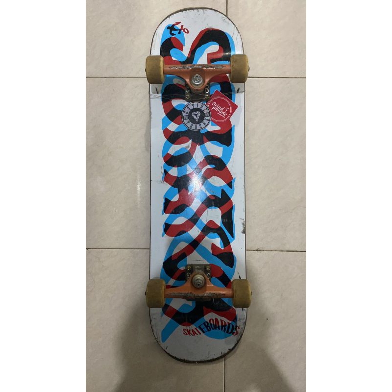 Jual skateboard scratch second | Shopee Indonesia