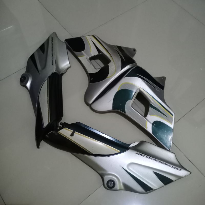 Jual PROMO BODY TENGAH DAN SAYAP TANGKI NINJA KIS HIJAU SILVER 2006 ...