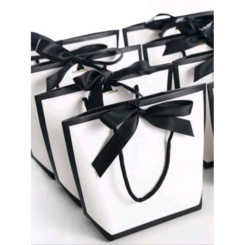Jual PAPERBAG HITAM PUTIH (PITA)/ TAS HAMPERS GOODIEBAG FANCY/TAS GIFT ...