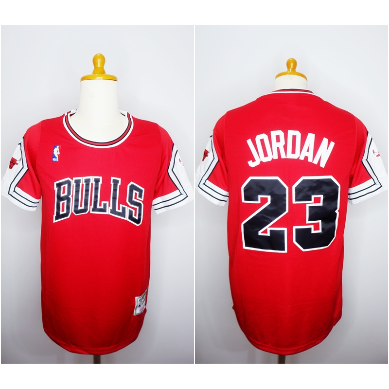 Jual JERSEY BASKET BERLENGAN SLEEVE BULLS #23 MICHAEL JORDAN MERAH LOGO ...