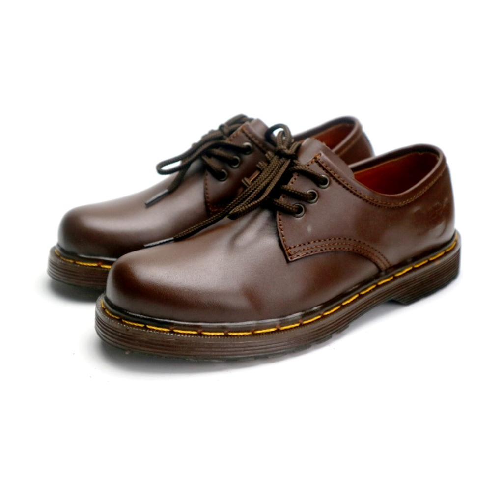 Jual Sepatu Doc Martens Pendek Kulit Pria - Klasik, Stylish, dan Tahan ...