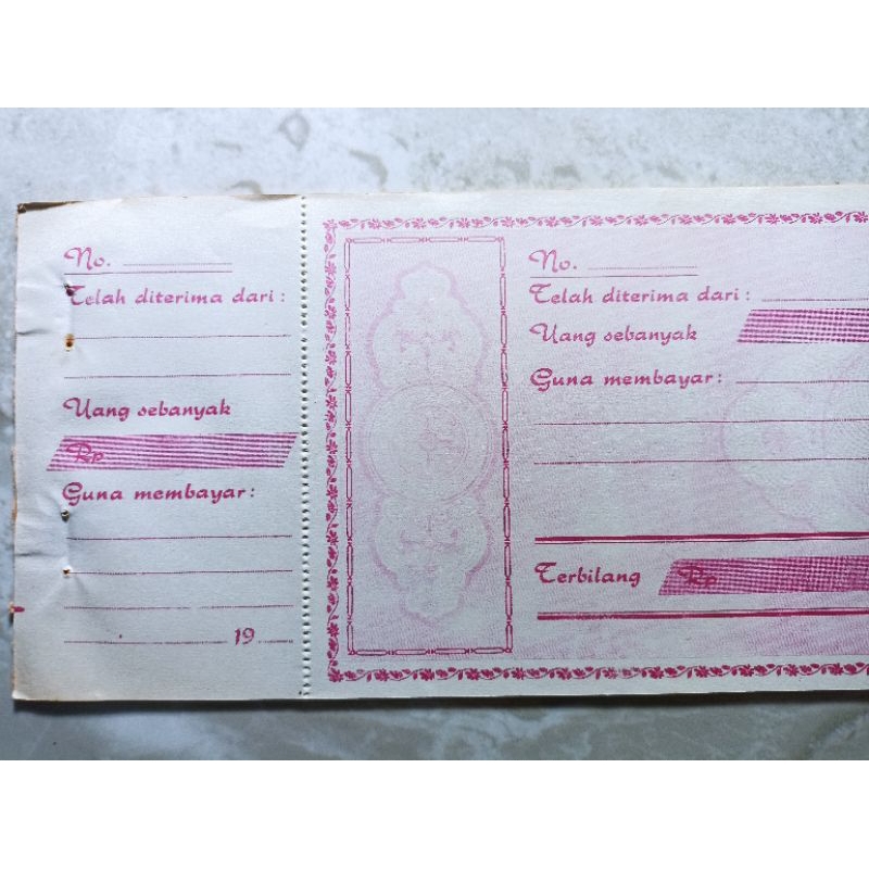 Jual Kertas Kwitansi Penggunaan Tahun 19.. Warna Merah (S21) | Shopee ...