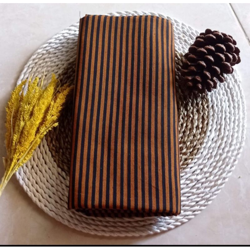 Jual Kain Lurik surjan blok kecil Tenun ATBM | Shopee Indonesia