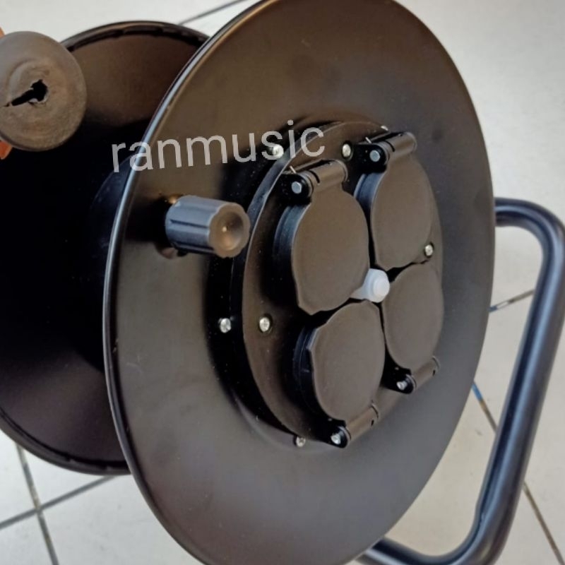 Jual GULUNGAN KABEL ROLL TEMPAT KABEL PLUS COLOKAN BAHAN BESI | Shopee ...