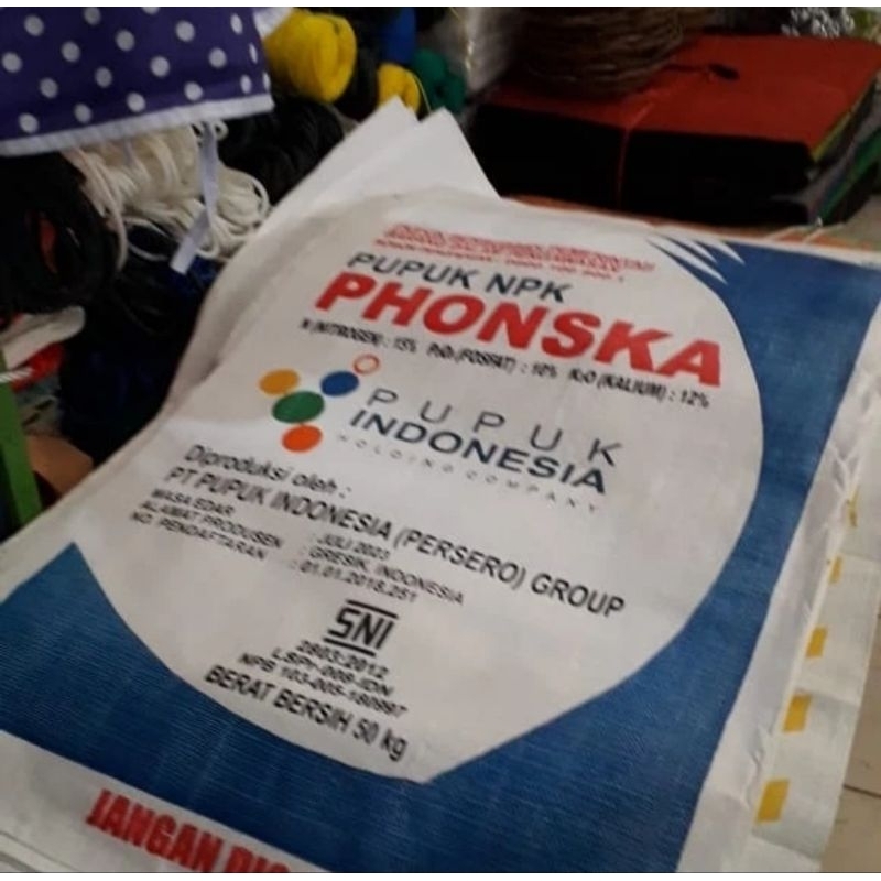 Jual 10 Karung plastik BARU PHONSKA, tebal 56x90 cm muat 50 kg gabah ...