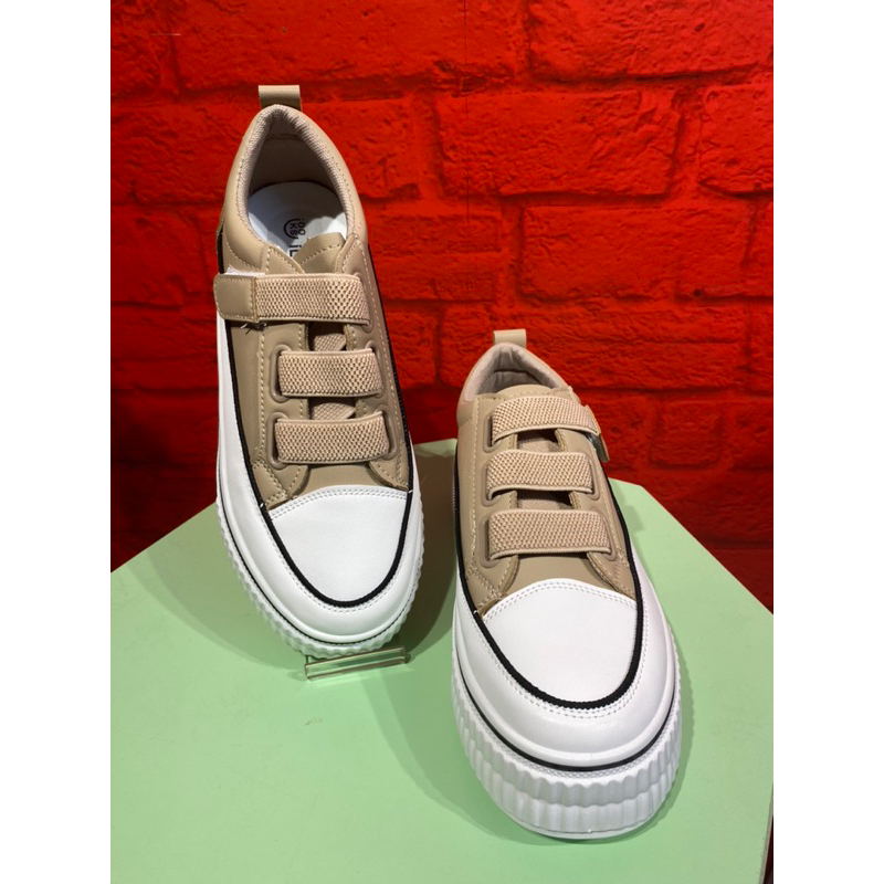 Jual sepatu sneakers looks wanita murah | Shopee Indonesia